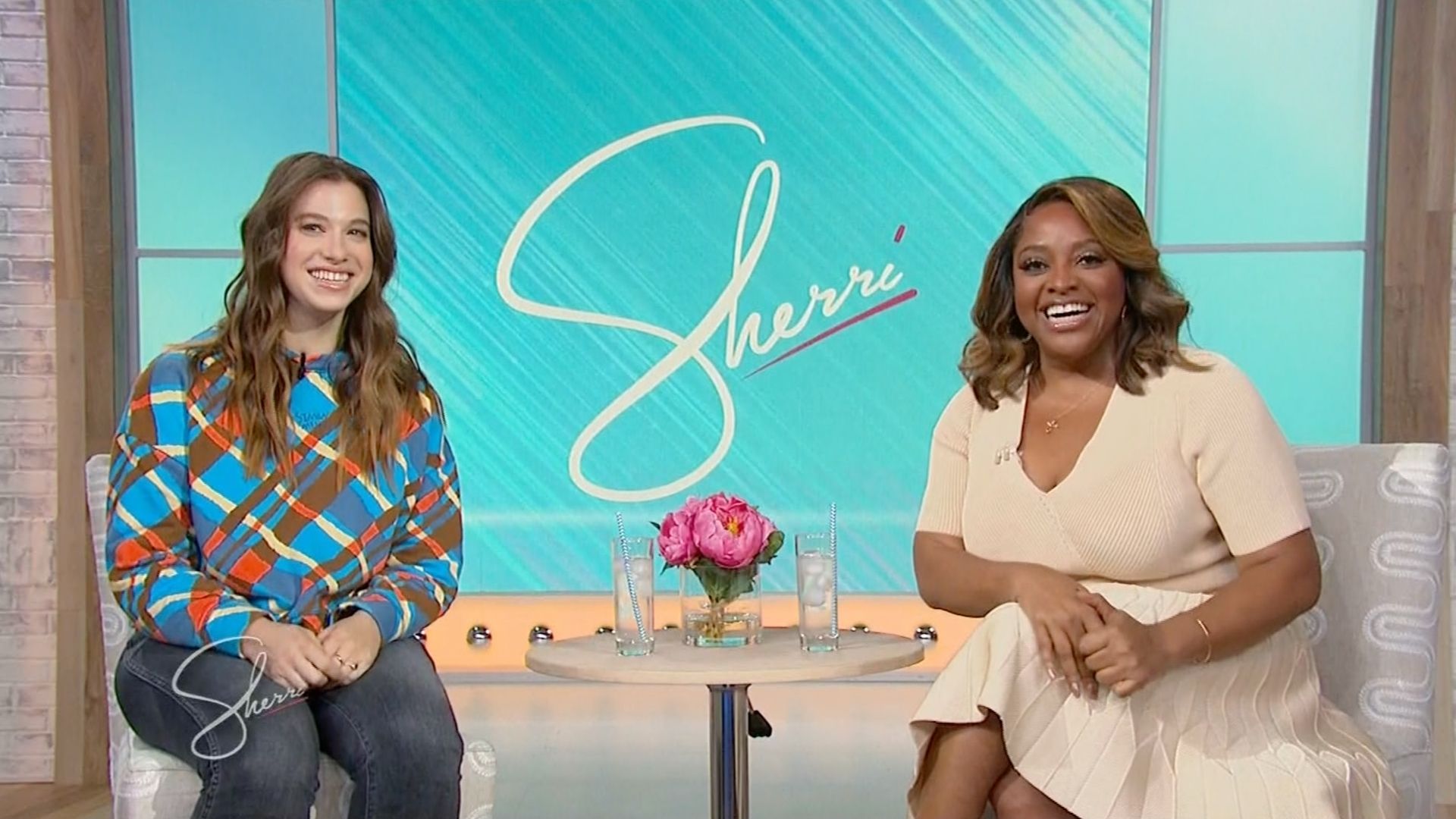 Viral Comic Ariel Elias Talks Exclusively To Sherri SHERRI